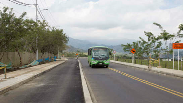 Avanza compra de muro lindero
