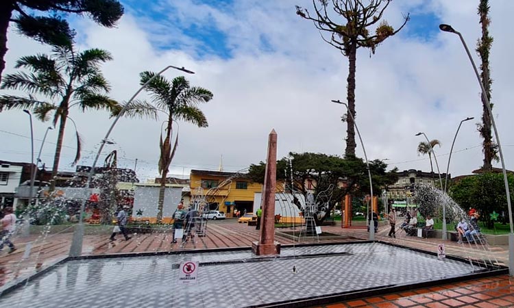 Más de 34.000 habitantes de Sevilla se benefician con parque entregado ...