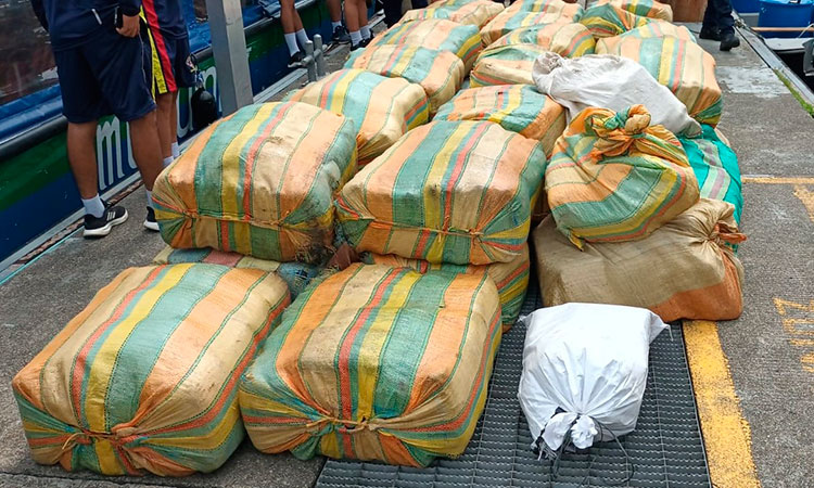 Más De Una Tonelada De Marihuana Fue Incautada Por La Armada En El Pacífico